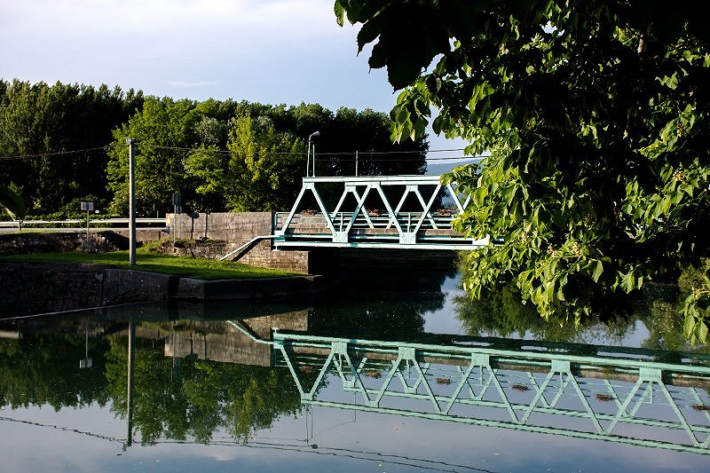 REKA VIPAVA - naravne znamenitosti - turizem in kmetijstvo